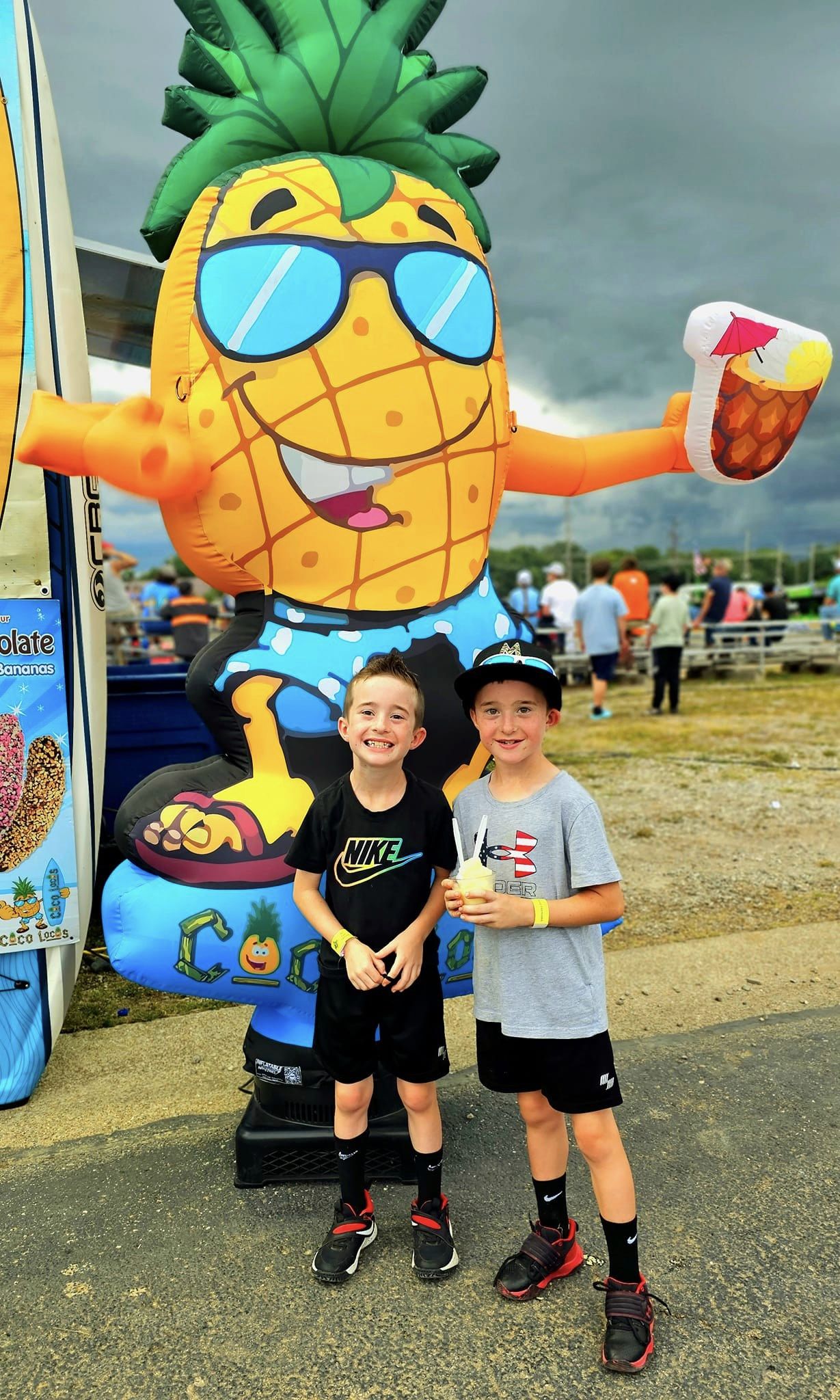 Inflatable Pineapple – Inflatable Industries